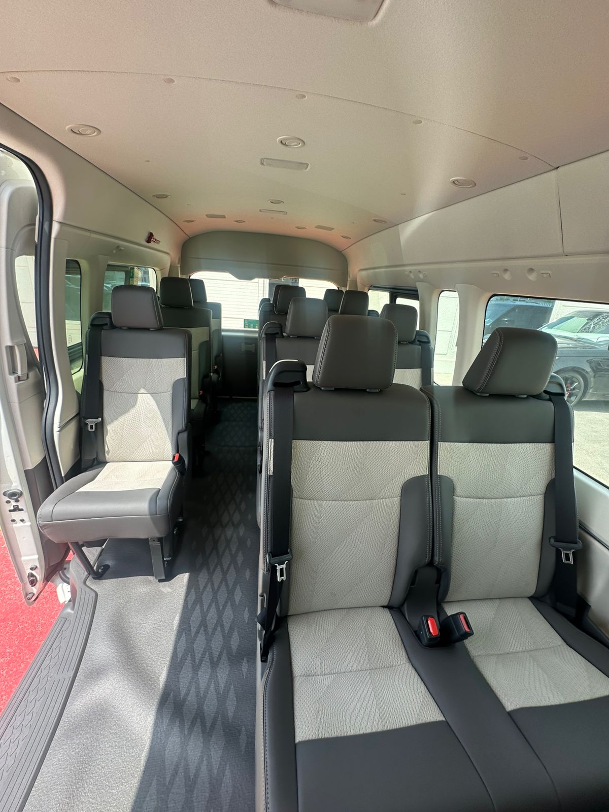 TOYOTA HIACE BUS 13-SEATER 2025 – Al Balora Al Baydha Motors FZE